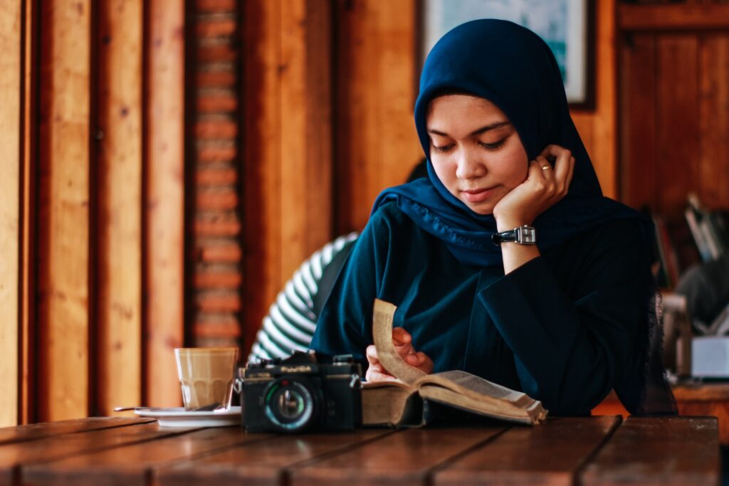 Kiat Mengoptimalkan Pemanfaatan Sumber Daya Manusia (SDM) Lokal dalam ...